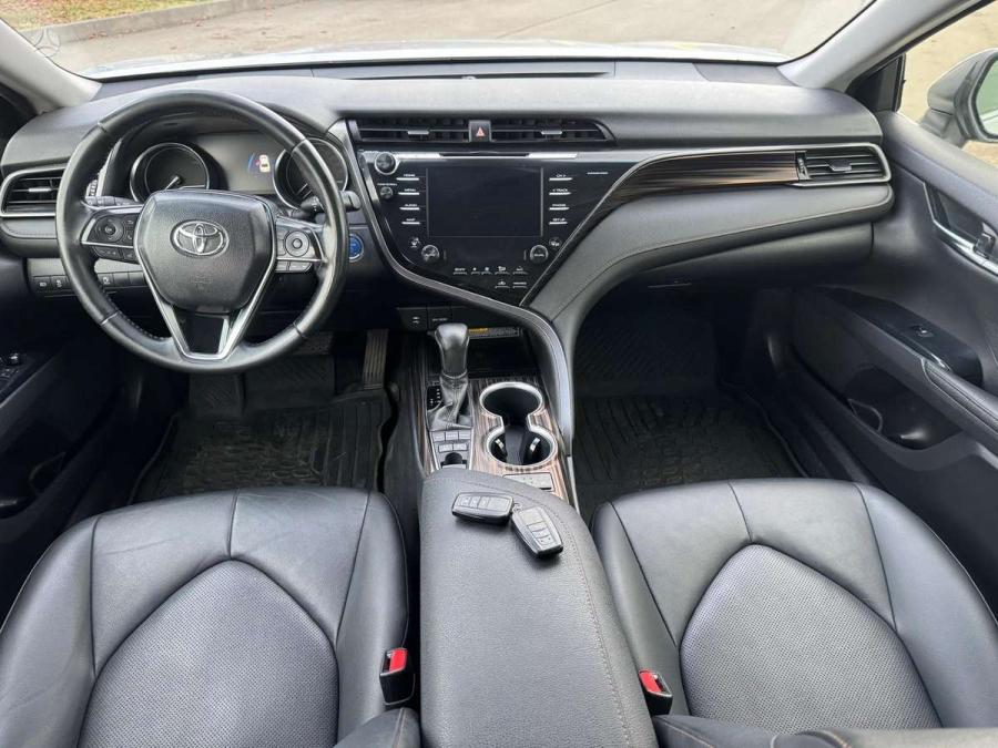Grey Toyota Camry 2021 in Klaipeda, with an engine capacity of 2.49 L and mileage of 221 thousand km for 17182 €, photo 12 on AUTOMOTO.COM.LV