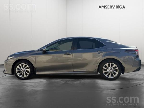 Pelēks Toyota Camry 2021 Rīga, ar dzinēja tilpumu 2.50 L un nobraukumu 143 tūkst. km par 21700 €, foto 3 vietnē AUTOMOTO.COM.LV