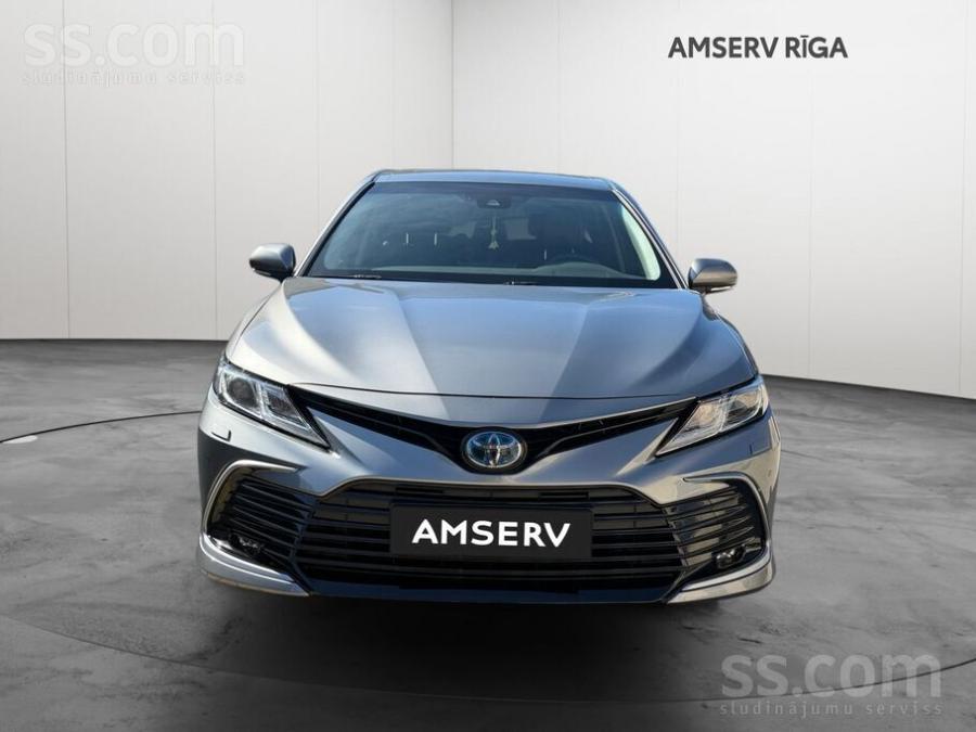 Grey Toyota Camry 2021 in Riga, with an engine capacity of 2.50 L and mileage of 143 thousand km for 21700 €, photo 6 on AUTOMOTO.COM.LV