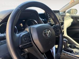 Grey Toyota Camry 2021 in Riga, with an engine capacity of 2.50 L and mileage of 143 thousand km for 21700 €, photo 13 on AUTOMOTO.COM.LV