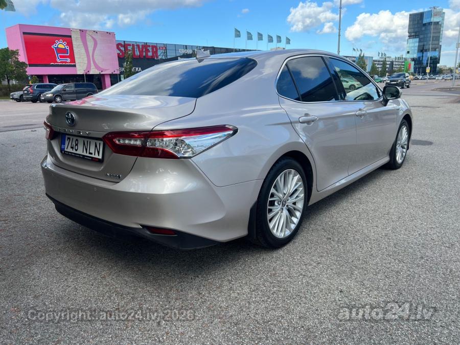 Pelēks Toyota Camry 2021 Tallina, ar dzinēja tilpumu 2.50 L un nobraukumu 39 tūkst. km par 30990 €, foto 5 vietnē AUTOMOTO.COM.LV