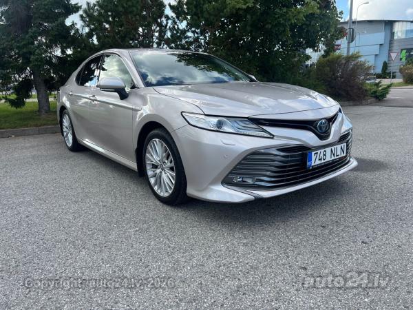 Grey Toyota Camry 2021 in Tallinn, with an engine capacity of 2.50 L and mileage of 39 thousand km for 30990 €, photo 7 on AUTOMOTO.COM.LV