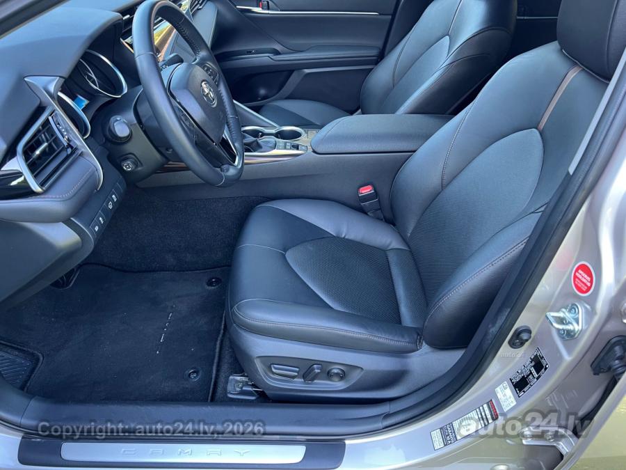 Pelēks Toyota Camry 2021 Tallina, ar dzinēja tilpumu 2.50 L un nobraukumu 39 tūkst. km par 30990 €, foto 8 vietnē AUTOMOTO.COM.LV