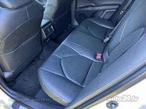 Pelēks Toyota Camry 2021 Tallina, ar dzinēja tilpumu 2.50 L un nobraukumu 39 tūkst. km par 30990 €, foto 11 vietnē AUTOMOTO.COM.LV