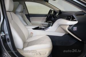 Pelēks Toyota Camry 2022 Tallina, ar dzinēja tilpumu 2.50 L un nobraukumu 110 tūkst. km par 25990 €, foto 7 vietnē AUTOMOTO.COM.LV