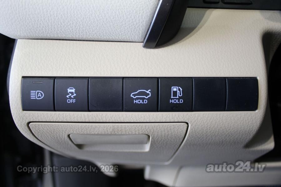 Pelēks Toyota Camry 2022 Tallina, ar dzinēja tilpumu 2.50 L un nobraukumu 110 tūkst. km par 25990 €, foto 17 vietnē AUTOMOTO.COM.LV