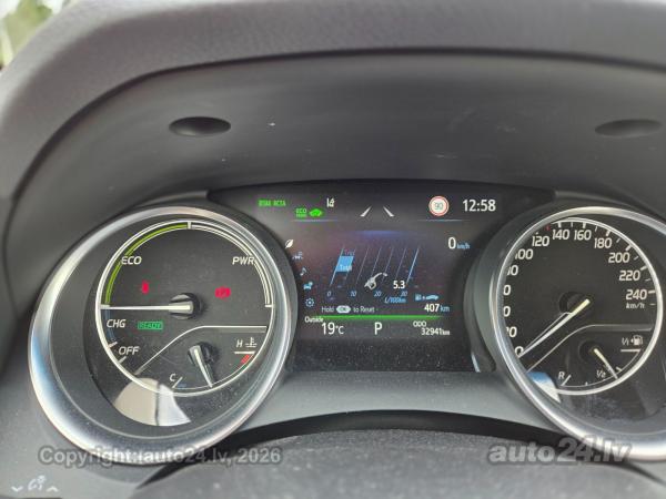 Grey Toyota Camry 2022 in Tallinn, with an engine capacity of 2.50 L and mileage of 33 thousand km for 33500 €, photo 2 on AUTOMOTO.COM.LV