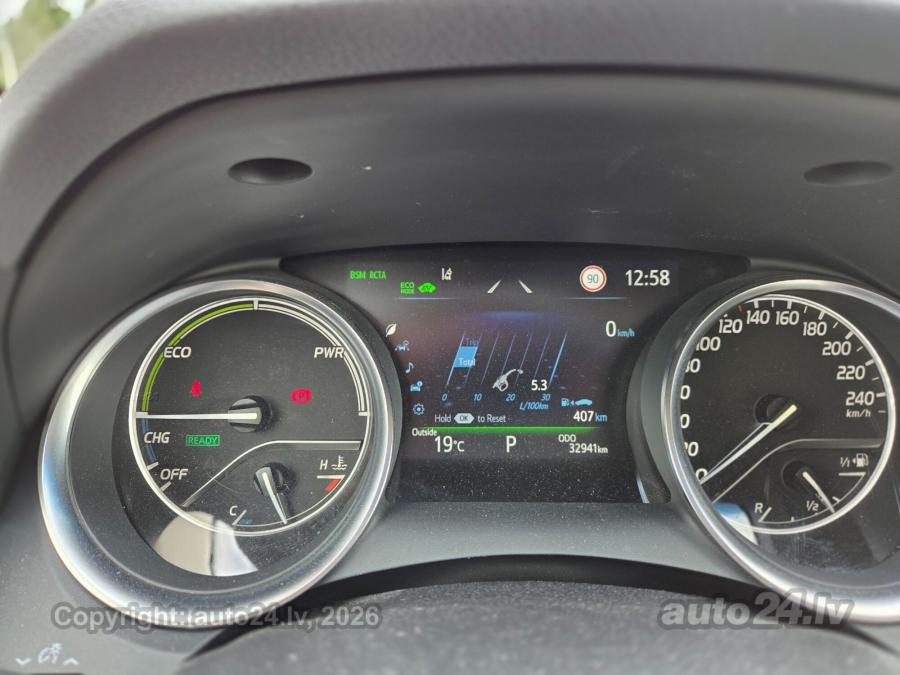 Pelēks Toyota Camry 2022 Tallina, ar dzinēja tilpumu 2.50 L un nobraukumu 33 tūkst. km par 33500 €, foto 3 vietnē AUTOMOTO.COM.LV