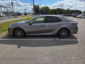 Pelēks Toyota Camry 2022 Tallina, ar dzinēja tilpumu 2.50 L un nobraukumu 33 tūkst. km par 33500 €, foto 5 vietnē AUTOMOTO.COM.LV