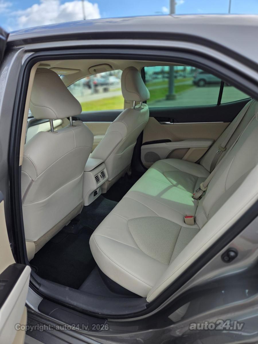 Pelēks Toyota Camry 2022 Tallina, ar dzinēja tilpumu 2.50 L un nobraukumu 33 tūkst. km par 33500 €, foto 12 vietnē AUTOMOTO.COM.LV