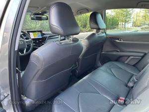 Pelēks Toyota Camry 2023 Tallina, ar dzinēja tilpumu 2.50 L un nobraukumu 55 tūkst. km par 31500 €, foto 7 vietnē AUTOMOTO.COM.LV