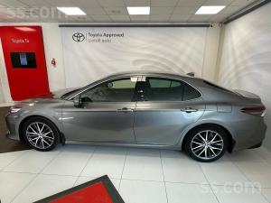 Серый Тойота Камри 2023 в Екабпилс, объемом двигателя 2.50 л и пробегом 62 тыс. км за 34400 €, фото 4 на AUTOMOTO.COM.LV