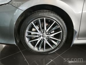 Grey Toyota Camry 2023 in Riga, with an engine capacity of 2.50 L and mileage of 62 thousand km for 34900 €, photo 11 on AUTOMOTO.COM.LV