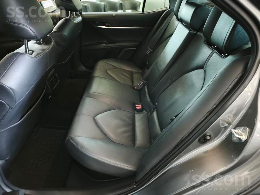 Grey Toyota Camry 2023 in Riga, with an engine capacity of 2.50 L and mileage of 62 thousand km for 34900 €, photo 15 on AUTOMOTO.COM.LV