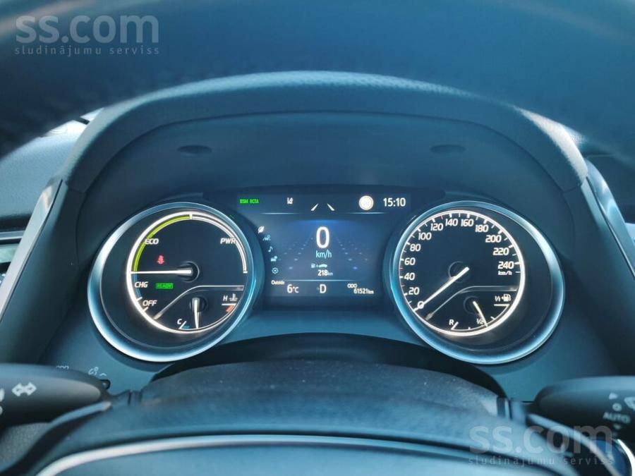Grey Toyota Camry 2023 in Riga, with an engine capacity of 2.50 L and mileage of 62 thousand km for 34900 €, photo 19 on AUTOMOTO.COM.LV
