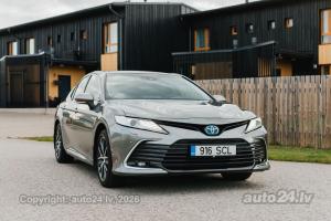 Grey Toyota Camry 2023 in Tallinn, with an engine capacity of 2.50 L and mileage of 43 thousand km for 34900 €, photo 4 on AUTOMOTO.COM.LV