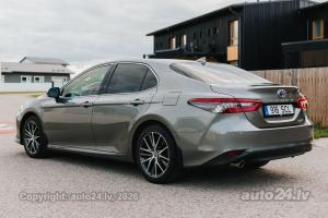 Grey Toyota Camry 2023 in Tallinn, with an engine capacity of 2.50 L and mileage of 43 thousand km for 34900 €, photo 8 on AUTOMOTO.COM.LV