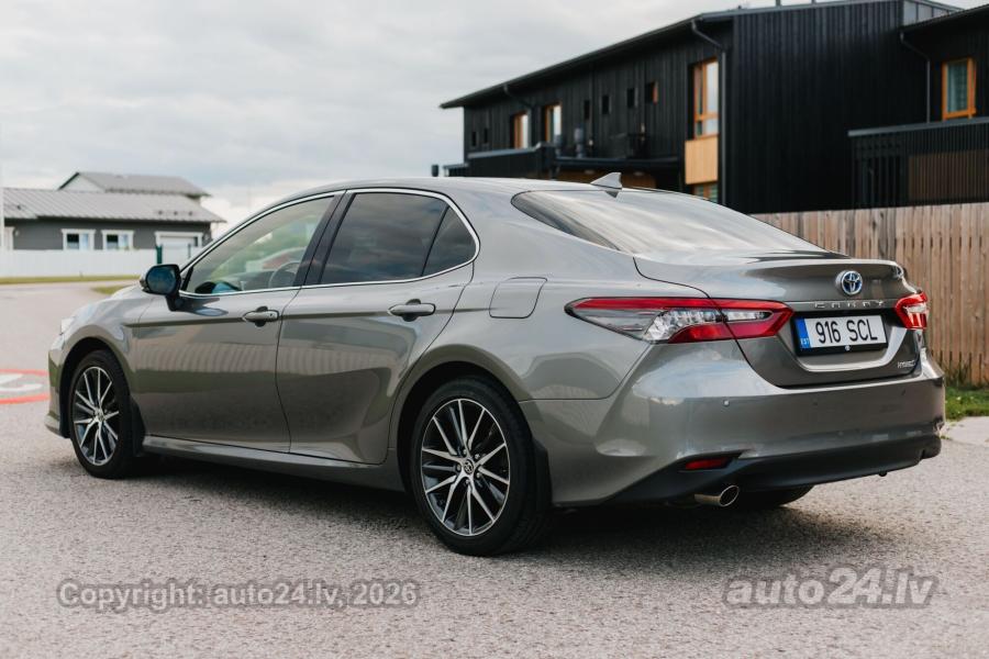 Grey Toyota Camry 2023 in Tallinn, with an engine capacity of 2.50 L and mileage of 43 thousand km for 34900 €, photo 8 on AUTOMOTO.COM.LV