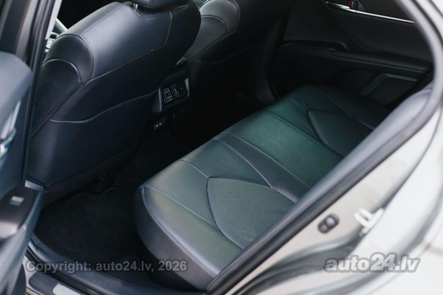 Grey Toyota Camry 2023 in Tallinn, with an engine capacity of 2.50 L and mileage of 43 thousand km for 34900 €, photo 16 on AUTOMOTO.COM.LV
