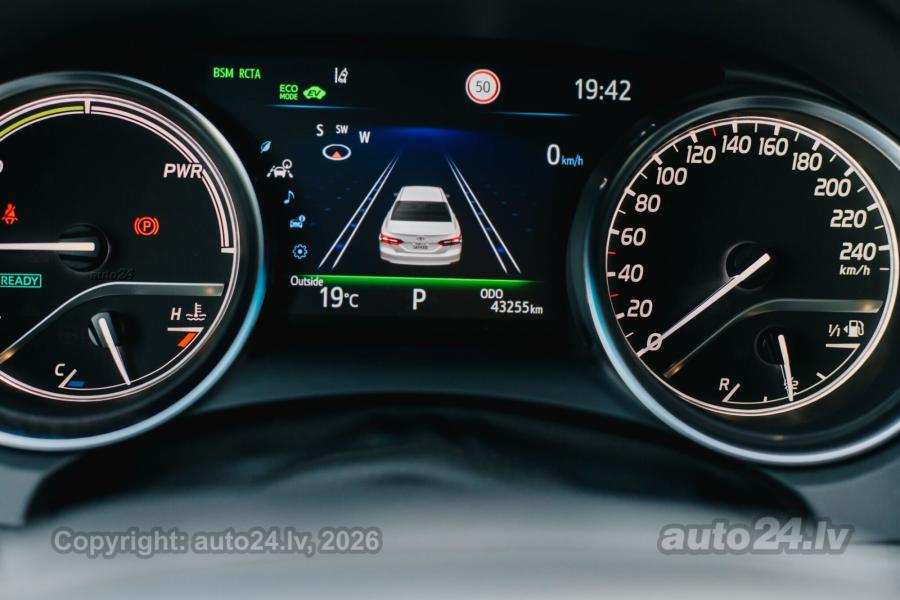 Grey Toyota Camry 2023 in Tallinn, with an engine capacity of 2.50 L and mileage of 43 thousand km for 34900 €, photo 21 on AUTOMOTO.COM.LV