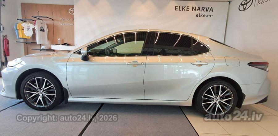 Pelēks Toyota Camry 2023 Narva, ar dzinēja tilpumu 2.49 L un nobraukumu 55 tūkst. km par 32490 €, foto 4 vietnē AUTOMOTO.COM.LV