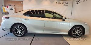 Pelēks Toyota Camry 2023 Narva, ar dzinēja tilpumu 2.49 L un nobraukumu 55 tūkst. km par 32490 €, foto 5 vietnē AUTOMOTO.COM.LV