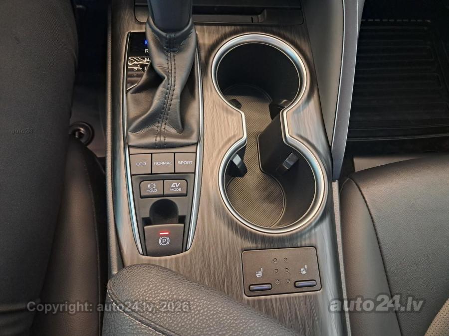 Pelēks Toyota Camry 2023 Narva, ar dzinēja tilpumu 2.49 L un nobraukumu 55 tūkst. km par 32490 €, foto 17 vietnē AUTOMOTO.COM.LV