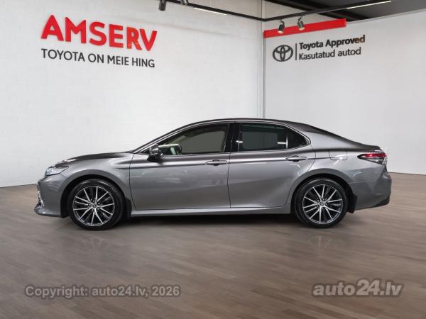 Grey Toyota Camry 2023 in Tallinn, with an engine capacity of 2.50 L and mileage of 62 thousand km for 32490 €, photo 4 on AUTOMOTO.COM.LV
