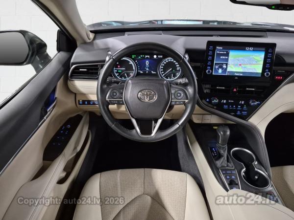 Grey Toyota Camry 2023 in Tallinn, with an engine capacity of 2.50 L and mileage of 62 thousand km for 32490 €, photo 10 on AUTOMOTO.COM.LV