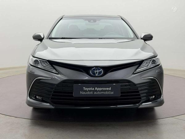 Grey Toyota Camry 2024 in Panevezys, with an engine capacity of 2.49 L and mileage of 60 thousand km for 29990 €, photo 2 on AUTOMOTO.COM.LV