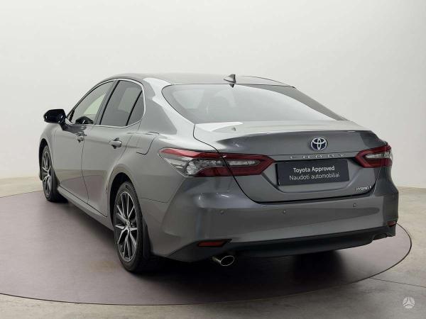 Grey Toyota Camry 2024 in Panevezys, with an engine capacity of 2.49 L and mileage of 60 thousand km for 29990 €, photo 4 on AUTOMOTO.COM.LV
