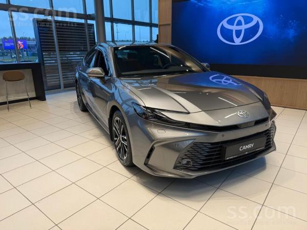 Тойота Камри 2026 в Рига на AUTOMOTO.COM.LV Серый Тойота Камри 2026 в Рига, объемом двигателя 2.50 л и пробегом 0 тыс. км за 41700 €, фото 1 на AUTOMOTO.COM.LV