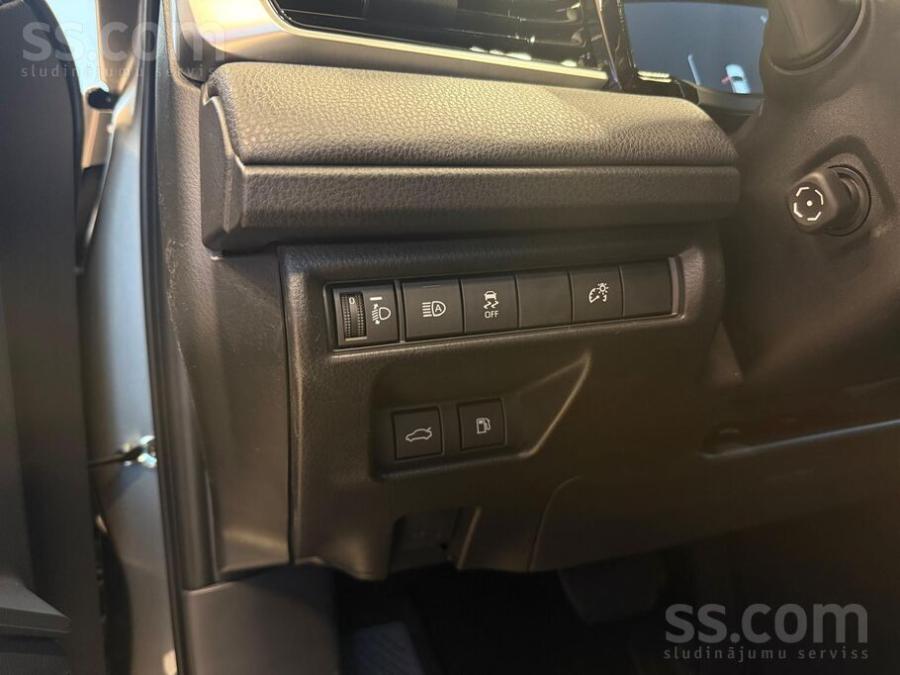 Pelēks Toyota Camry 2026 Rīga, ar dzinēja tilpumu 2.50 L un nobraukumu 0 tūkst. km par 41700 €, foto 9 vietnē AUTOMOTO.COM.LV