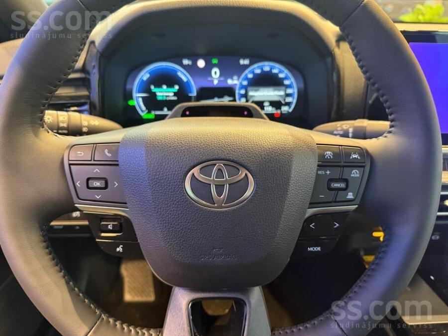 Pelēks Toyota Camry 2026 Rīga, ar dzinēja tilpumu 2.50 L un nobraukumu 0 tūkst. km par 41700 €, foto 10 vietnē AUTOMOTO.COM.LV