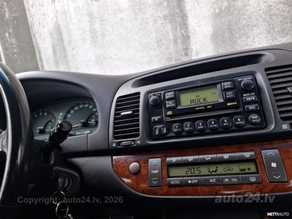 Sarkans Toyota Camry 2004 Tallina, ar dzinēja tilpumu 2.36 L un nobraukumu 345 tūkst. km par 6000 €, foto 11 vietnē AUTOMOTO.COM.LV
