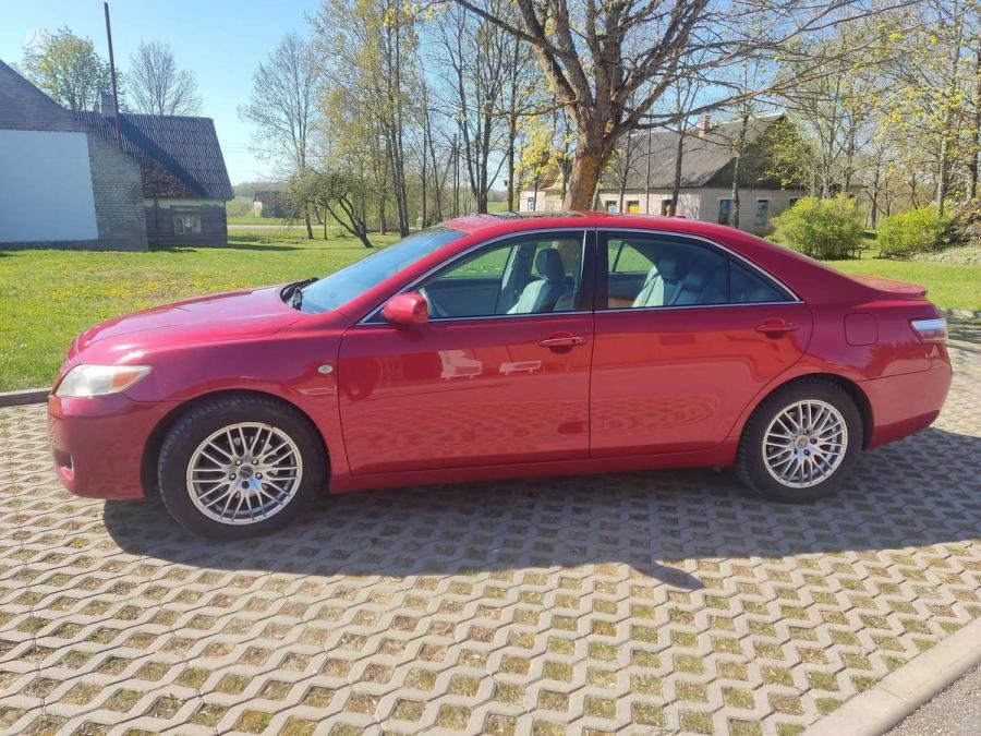 Sarkans Toyota Camry 2010 Švenčionys, ar dzinēja tilpumu 3.50 L un nobraukumu 225 tūkst. km par 5750 €, foto 3 vietnē AUTOMOTO.COM.LV