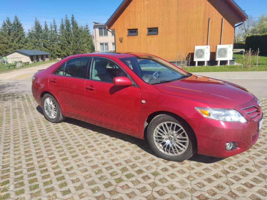 Sarkans Toyota Camry 2010 Švenčionys, ar dzinēja tilpumu 3.50 L un nobraukumu 225 tūkst. km par 5750 €, foto 4 vietnē AUTOMOTO.COM.LV