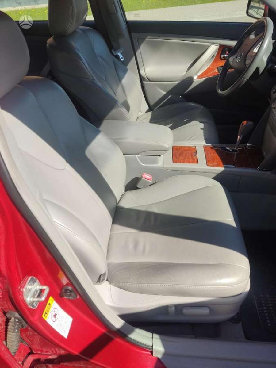 Sarkans Toyota Camry 2010 Švenčionys, ar dzinēja tilpumu 3.50 L un nobraukumu 225 tūkst. km par 5750 €, foto 9 vietnē AUTOMOTO.COM.LV