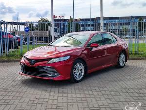 Sarkans Toyota Camry 2019 Klaipėda, ar dzinēja tilpumu 2.49 L un nobraukumu 177 tūkst. km par 16100 €, foto  vietnē AUTOMOTO.COM.LV