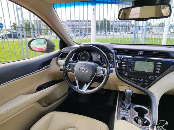 Red Toyota Camry 2019 in Klaipeda, with an engine capacity of 2.49 L and mileage of 177 thousand km for 16100 €, photo 5 on AUTOMOTO.COM.LV