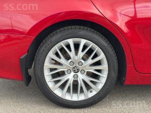 Sarkans Toyota Camry 2020 Rīga, ar dzinēja tilpumu 2.50 L un nobraukumu 170 tūkst. km par 22590 €, foto 20 vietnē AUTOMOTO.COM.LV