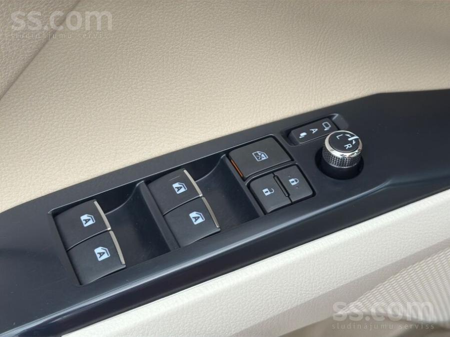 Sarkans Toyota Camry 2020 Rīga, ar dzinēja tilpumu 2.50 L un nobraukumu 170 tūkst. km par 22590 €, foto 26 vietnē AUTOMOTO.COM.LV