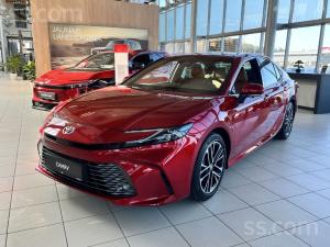 Sarkans Toyota Camry 2026 Rīga, ar dzinēja tilpumu 2.50 L un nobraukumu 10 tūkst. km par 47990 €, foto  vietnē AUTOMOTO.COM.LV
