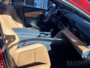 Sarkans Toyota Camry 2026 Rīga, ar dzinēja tilpumu 2.50 L un nobraukumu 10 tūkst. km par 47990 €, foto 6 vietnē AUTOMOTO.COM.LV