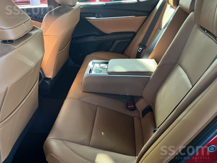 Sarkans Toyota Camry 2026 Rīga, ar dzinēja tilpumu 2.50 L un nobraukumu 10 tūkst. km par 47990 €, foto 11 vietnē AUTOMOTO.COM.LV