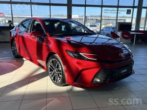 Sarkans Toyota Camry 2026 Rīga, ar dzinēja tilpumu 2.50 L un nobraukumu 10 tūkst. km par 47990 €, foto 26 vietnē AUTOMOTO.COM.LV