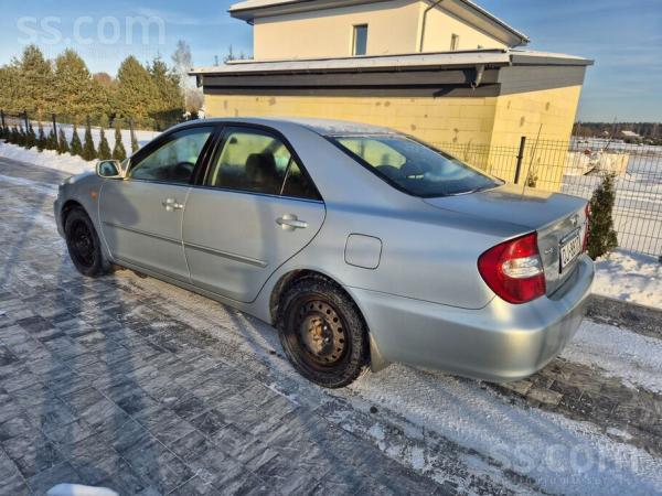 Toyota Camry 2004 in Valmiera, with an engine capacity of 2.40 L and mileage of 181 thousand km for 2500 €, photo 2 on AUTOMOTO.COM.LV