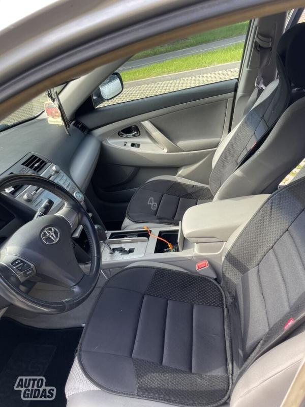 Toyota Camry 2007 in Kaunas, with an engine capacity of 2.40 L and mileage of 400 thousand km for 3800 €, photo 6 on AUTOMOTO.COM.LV