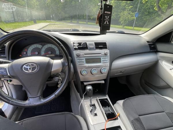 Toyota Camry 2007 in Kaunas, with an engine capacity of 2.40 L and mileage of 400 thousand km for 3800 €, photo 9 on AUTOMOTO.COM.LV