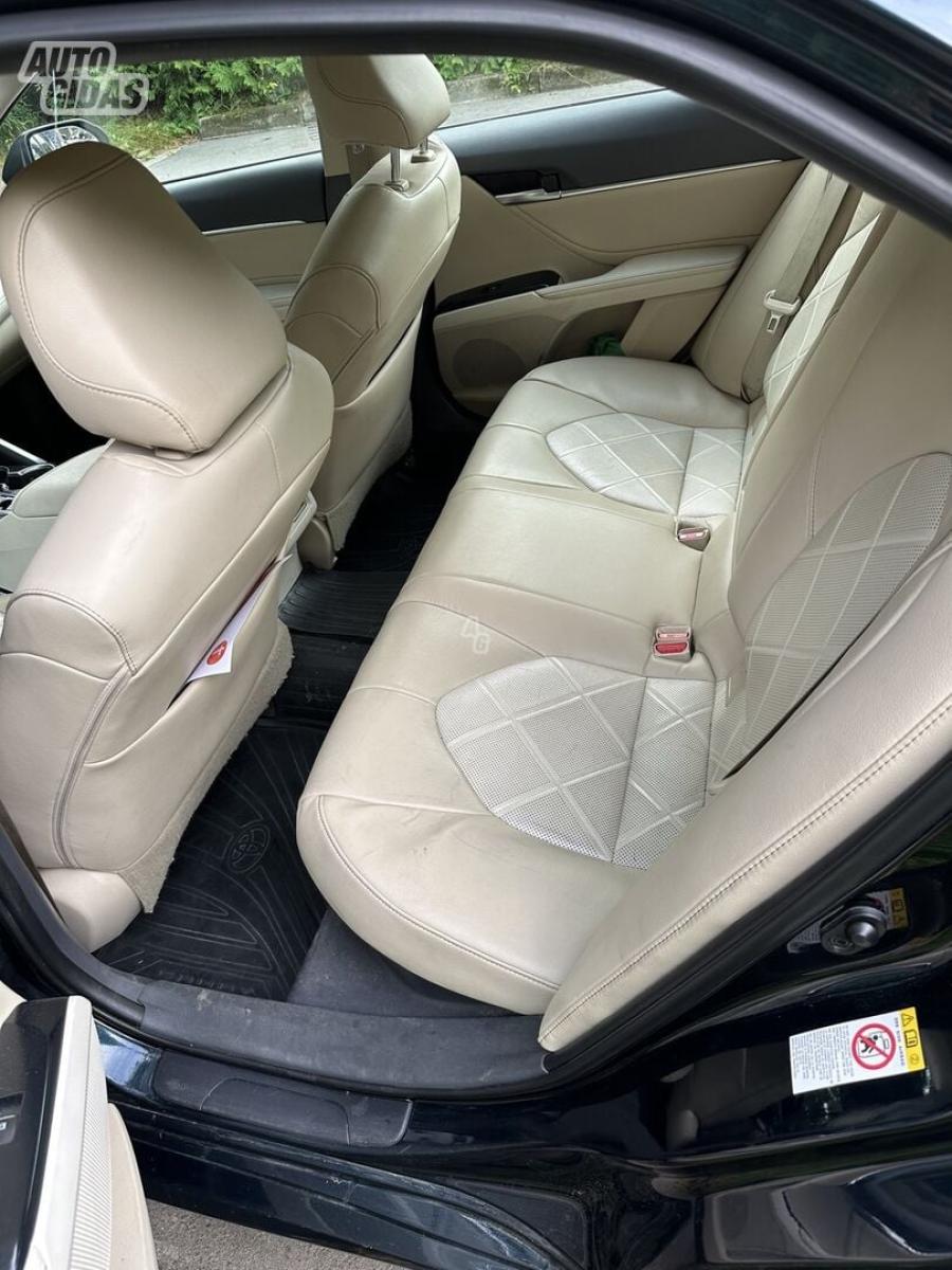 Toyota Camry 2018 in Vilnius, with an engine capacity of 2.50 L and mileage of 221 thousand km for 11200 €, photo 10 on AUTOMOTO.COM.LV